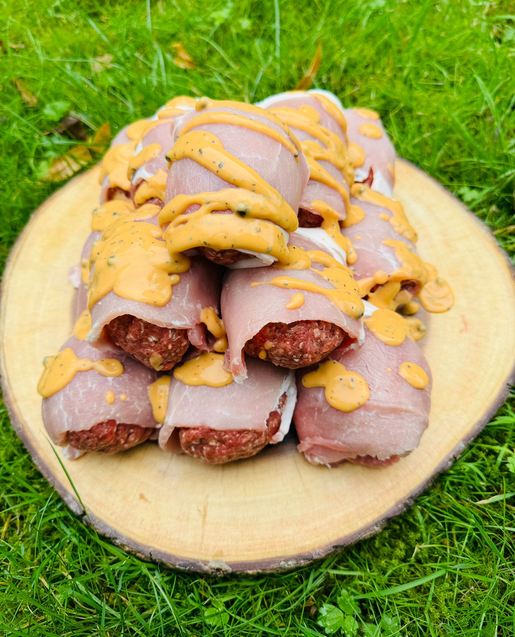 Beef Cheese Peppercorn Bombs (Each) – Gregorich Butchery